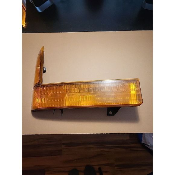 Ford | Other | Rightpassenger Side Turn Signal Assembly Amber Lens ...